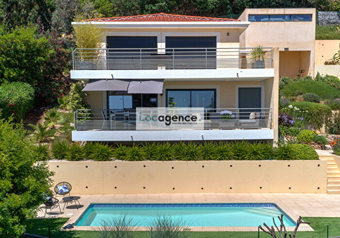 Maison à vendre - Mandelieu-la-Napoule, Capitou - 5 pièces - 4 chambres