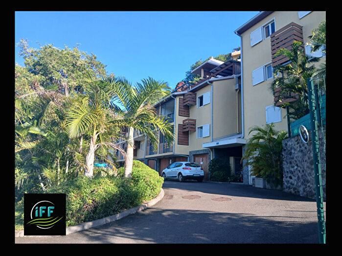 Appartement à louer - Saint-Paul, Saint-Gilles les Bains - 4 pièces - 3 chambres