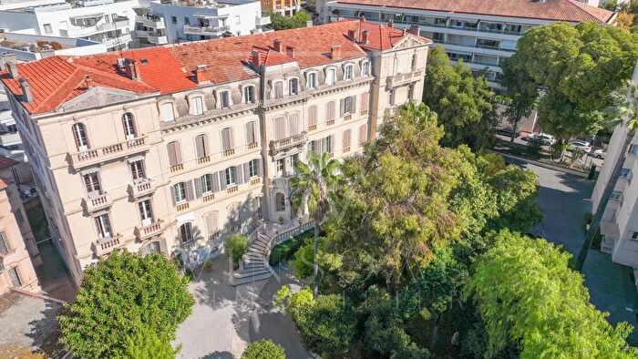 Appartement à vendre - Cannes, Prado, République - 3 pièces - 2 chambres