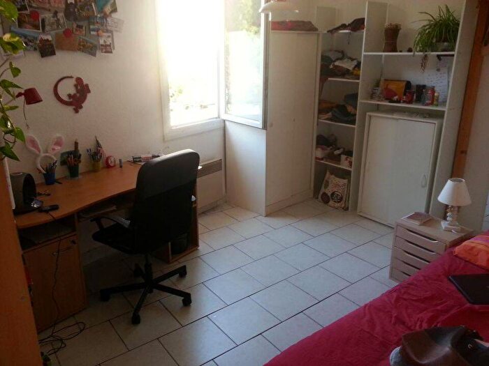 Appartement 1 pièce à louer à Cinq Avenues, Marseille 4ème arrondissement