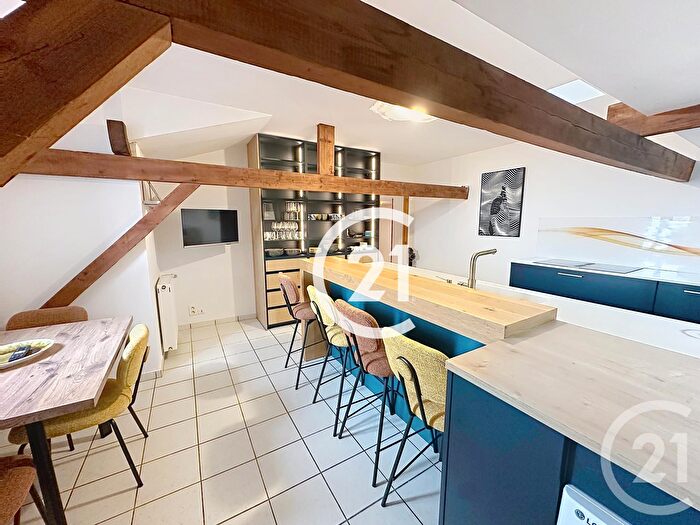 Appartement à louer - Cognac, Centre-ville, Gare - 3 pièces - 2 chambres