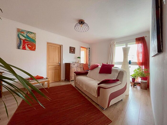 Appartement à vendre - Décines-Charpieu, Berthaudière - 3 pièces - 2 chambres
