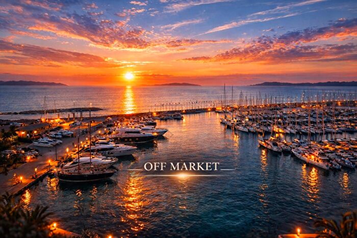 Appartement à vendre - Hyères, Pyanet - 3 pièces - 2 chambres