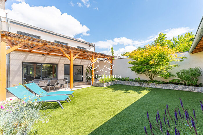 Maison 4 pièces à vendre à Sathonay-Village