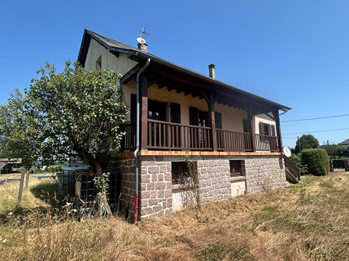 Maison à vendre - Saint-Yrieix-le-Déjalat - 5 pièces - 4 chambres