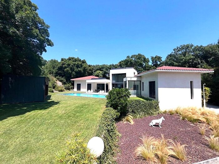 Maison à vendre - Sommières - 6 pièces - 4 chambres