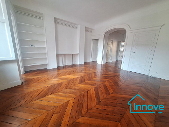 Appartement à vendre - Versailles - 8 pièces - 6 chambres