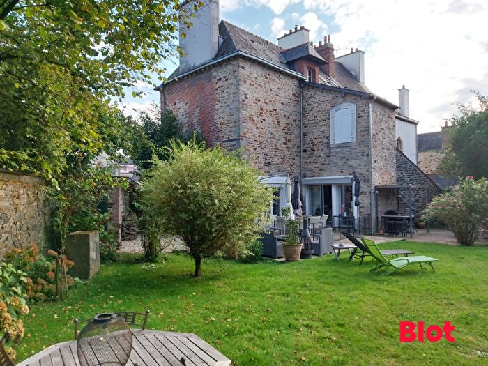 Maison à vendre - Vitré, Champ de Foire - 7 pièces - 5 chambres