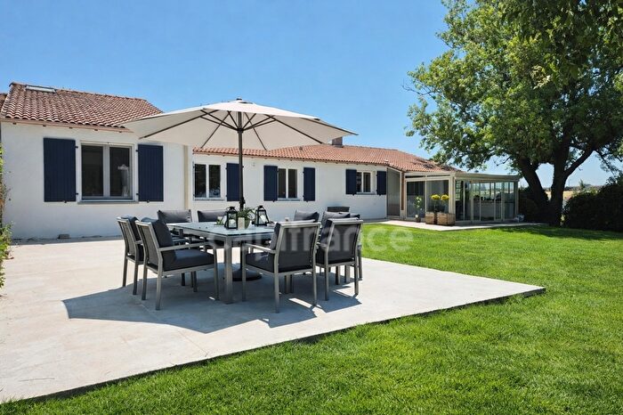 Maison à vendre - Semussac - 6 pièces - 5 chambres