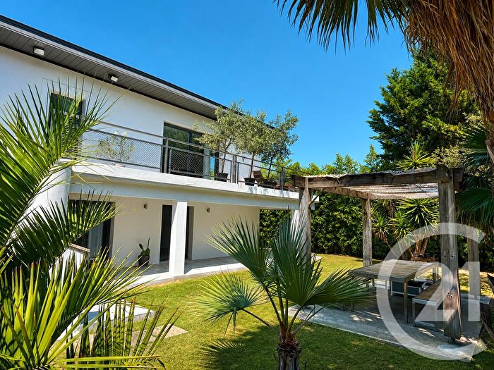 Anglet, Centre-ville, Saint-Jean : Maison 8 pièces à vendre