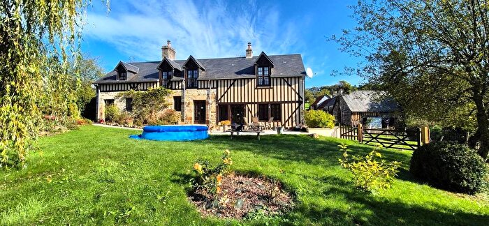 Maison à vendre - Saint-Georges-de-Rouelley - 5 pièces - 3 chambres