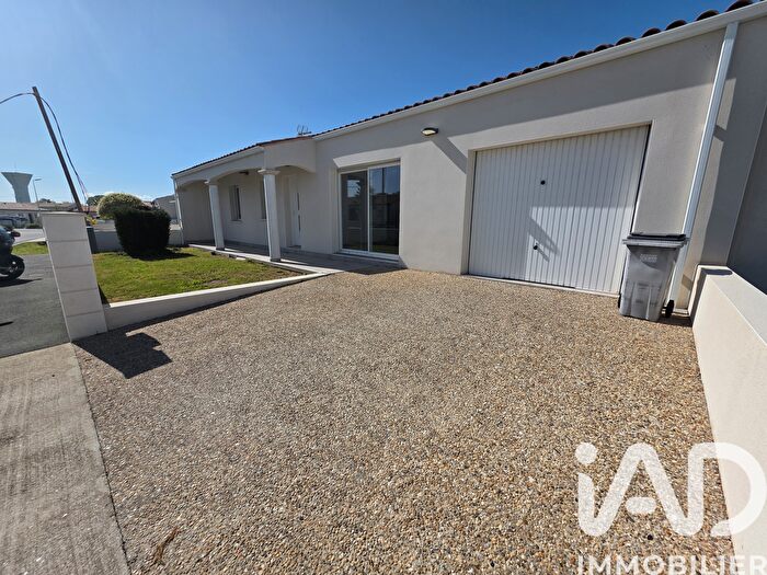 Maison à vendre - Tonnay-Charente - 4 pièces - 3 chambres