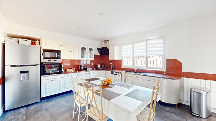 Maison à vendre - Saint-Jean - 5 pièces - 4 chambres