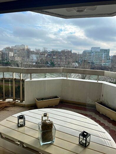 Appartement à louer - Hôtel de Ville, Courbevoie - 4 pièces - 2 chambres