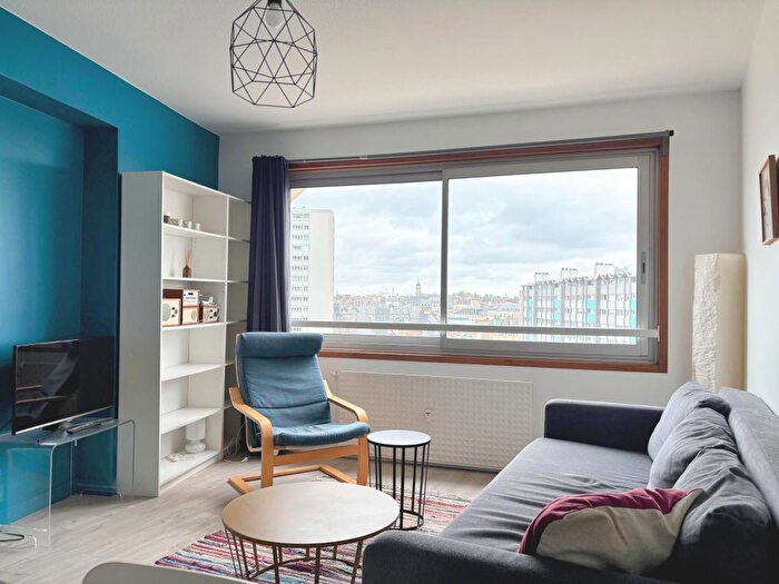 Appartement à louer - Quartiers Ouest, Bourg lEvesque - 2 pièces - 1 chambre