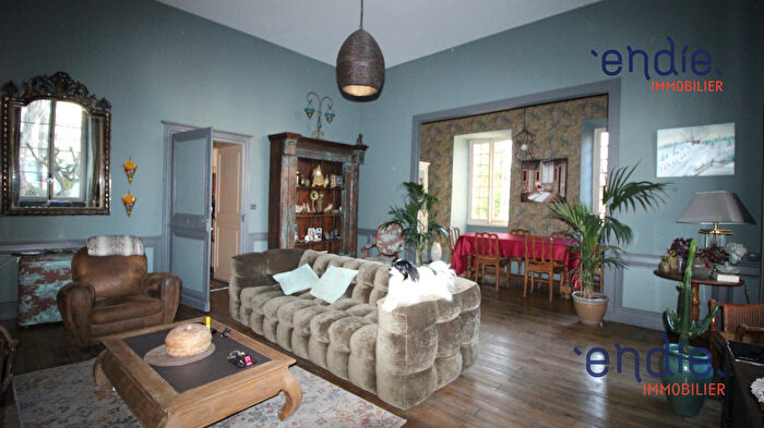 Maison 12 pièces à Mehun-sur-Yèvre, à vendre