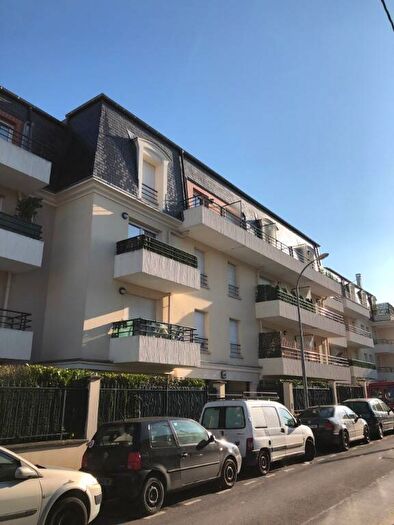 Appartement à louer - Varenne-Centre-Rive Charmante, Noisy-le-Grand - 1 pièce