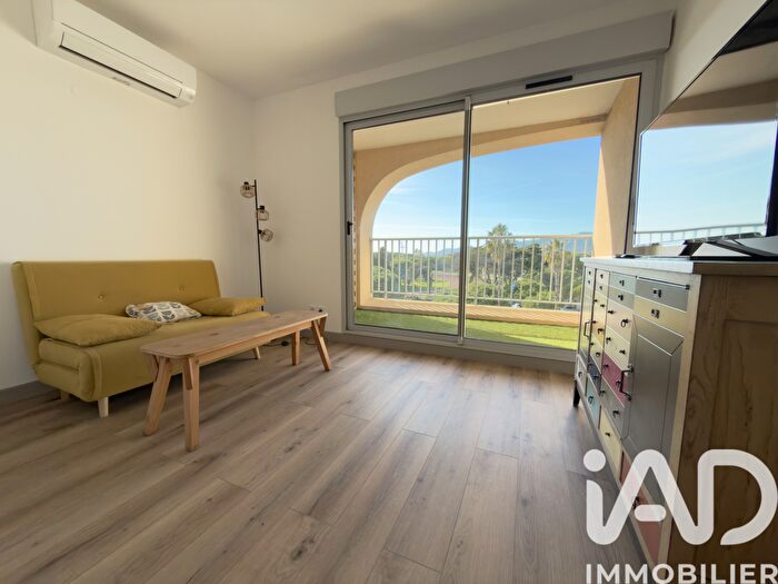 Appartement à vendre - Hyères, Port - 2 pièces - 1 chambre