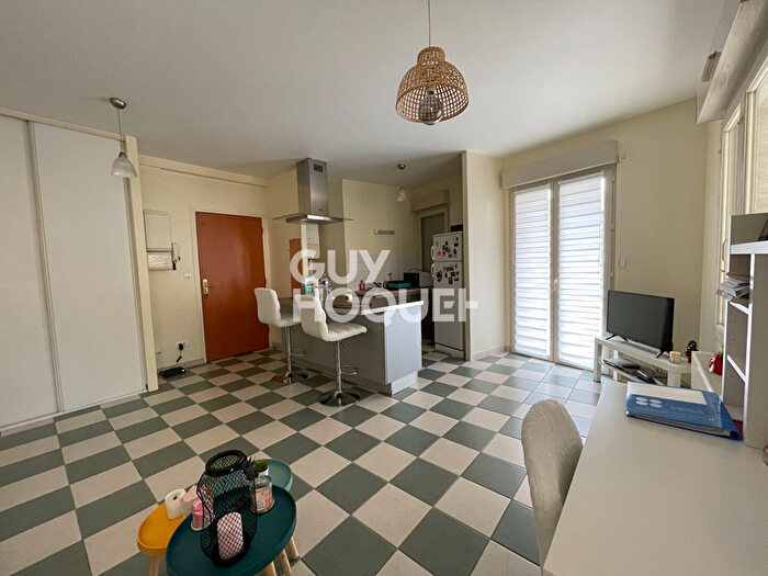 Bourges, Centre-ville, Charlet, Lahitolle, Pignoux, Sembat - Appartement 2 pièces à louer