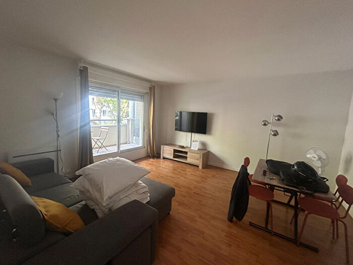 Paris 18ème, Grandes Carrières, Clichy : Appartement 2 pièces à louer