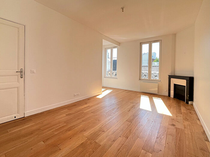 Asnières-sur-Seine, Centre-ville : Appartement 3 pièces à vendre