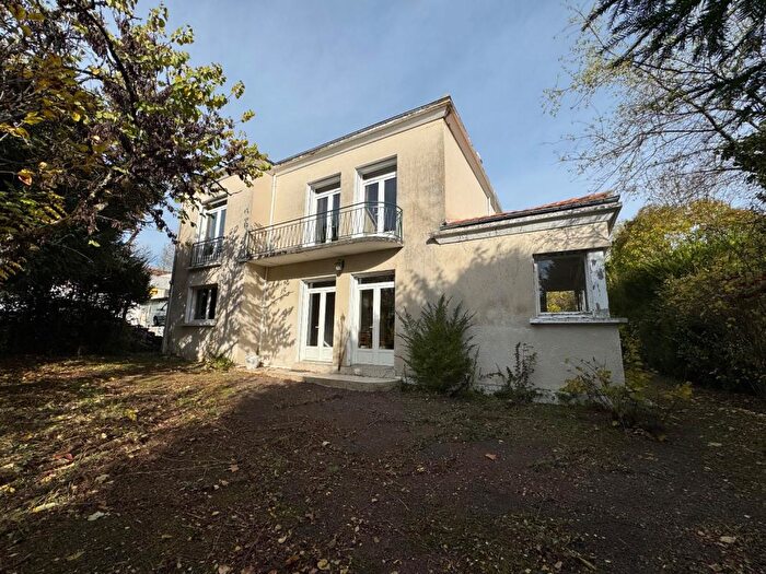 Maison à vendre - Blanzac-Porcheresse - 8 pièces - 3 chambres