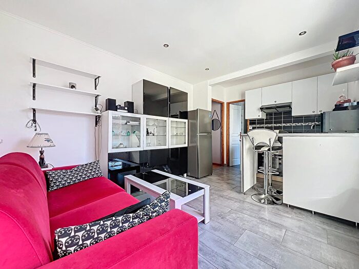 Appartement à vendre - Trappes, Village, Cité Nouvelle - 2 pièces - 1 chambre