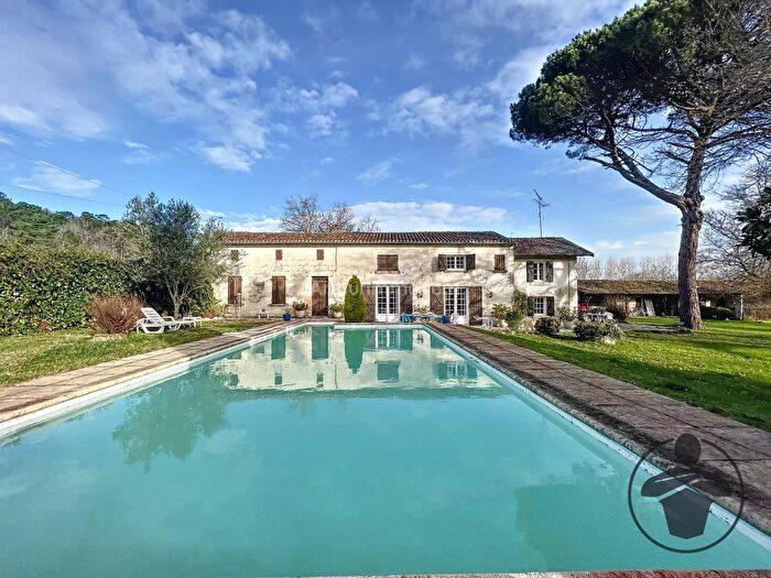 Maison à vendre - Coutras - 5 pièces - 3 chambres