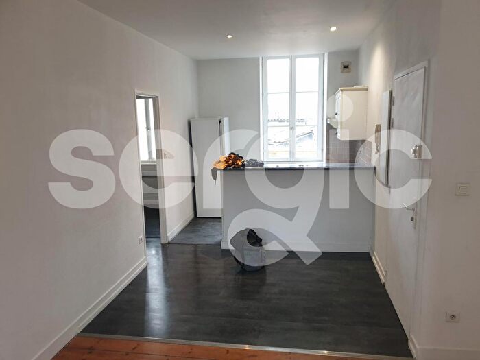 Appartement 2 pièces à Bordeaux, Capucins, Saint-Michel, à louer