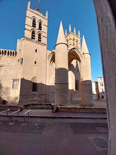 Appartement à louer - Centre Historique, Montpellier - 4 pièces - 2 chambres