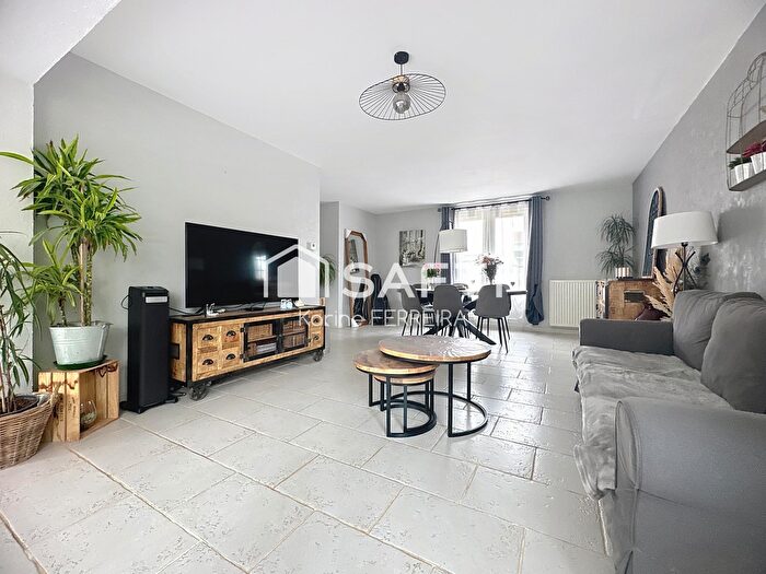 Maison à vendre - Brie-Comte-Robert, Centre-ville - 7 pièces - 3 chambres