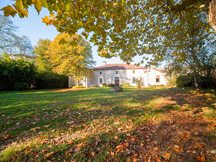 Maison 10 pièces à Pissos, à vendre