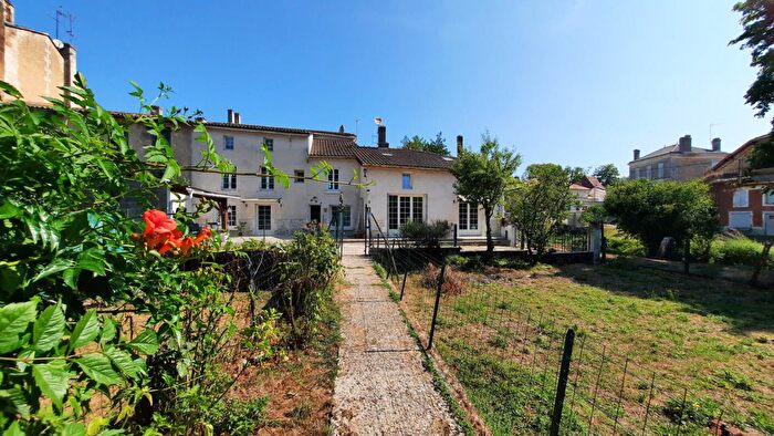 Nieul-le-Virouil - Maison 6 pièces à vendre