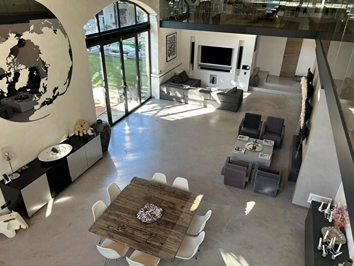 Maison à vendre - Aimargues - 12 pièces - 5 chambres