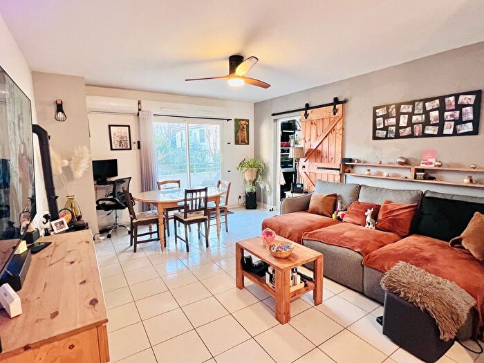 Appartement à vendre - Marseille e , Saint-Antoine - 3 pièces - 2 chambres