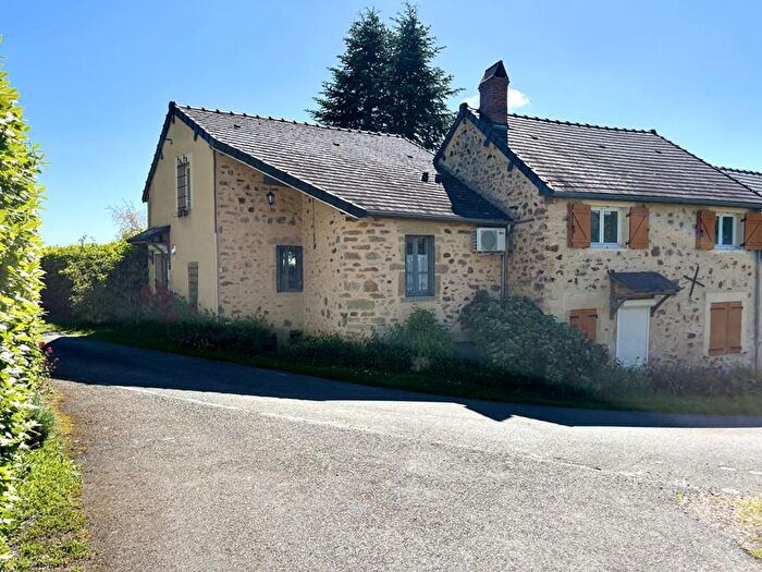 Maison 5 pièces à Saint-Péreuse, à vendre