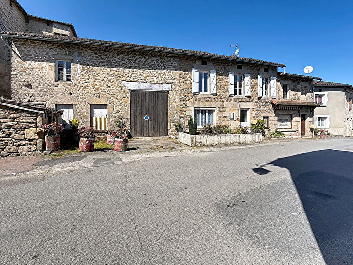 Maison 7 pièces à vendre à Compreignac