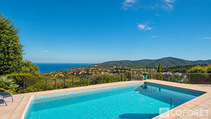 Roquebrune-sur-Argens, Les Terrasses : Maison 6 pièces à vendre