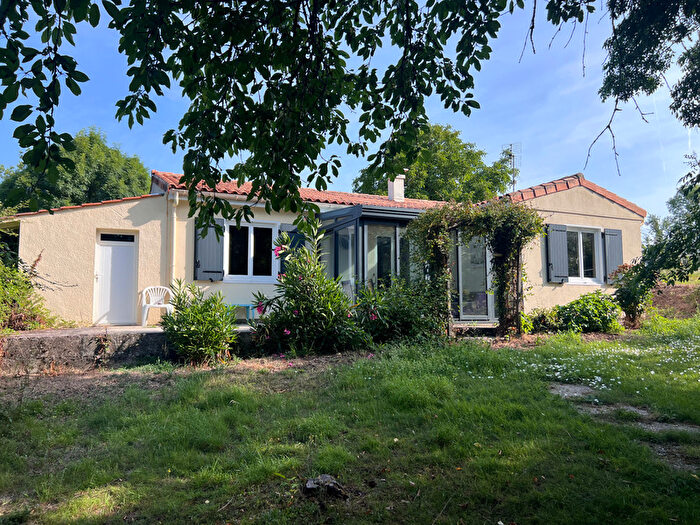 Maison 6 pièces à vendre à Saint-Sauvant