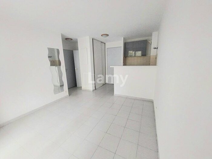 Appartement à louer - Jas de Bouffan, Aix-en-Provence - 2 pièces - 1 chambre