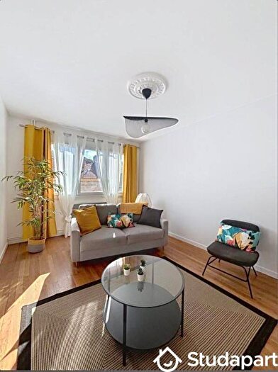 Appartement 1 pièce à louer - Badouillère-Saint Roch-Valbenoîte, Saint-Étienne