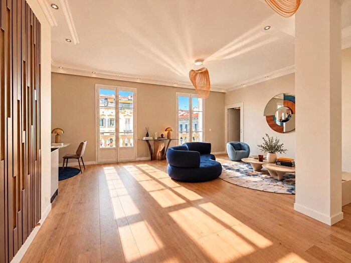 Appartement 3 pièces à vendre - Nice, Carabacel
