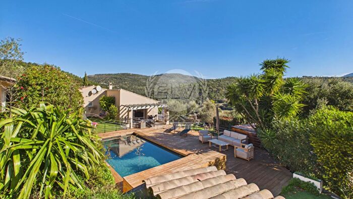 Maison à vendre - Le Plan-de-la-Tour - 4 pièces - 3 chambres