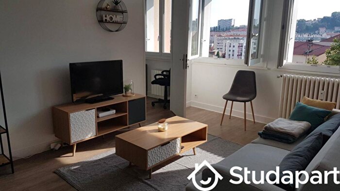 Bizillon-Centre Deux, Saint-Étienne : Appartement 1 pièce à louer