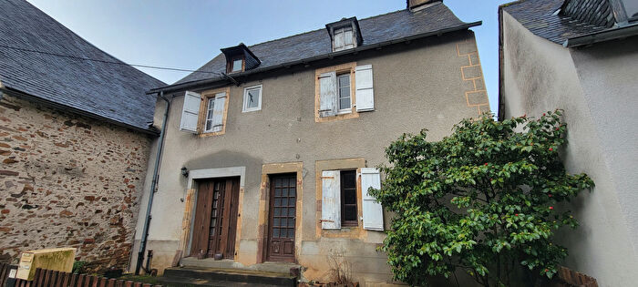 Maison à vendre - Beynat - 4 pièces - 3 chambres