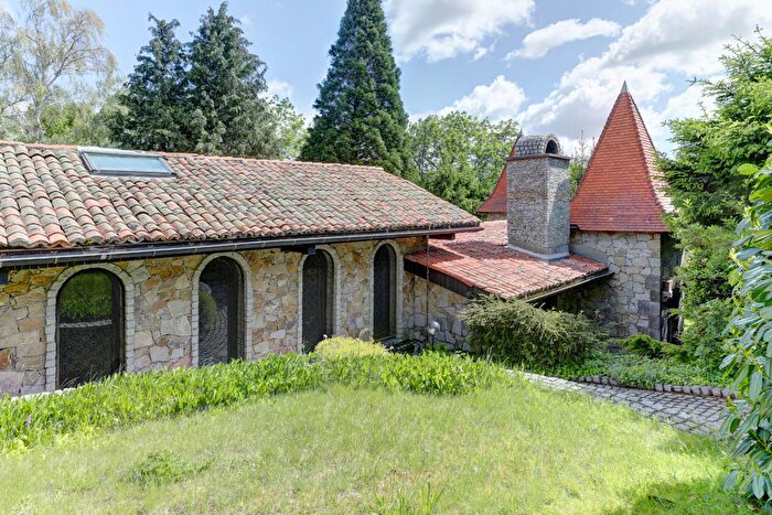 Orcines - Maison 8 pièces à vendre