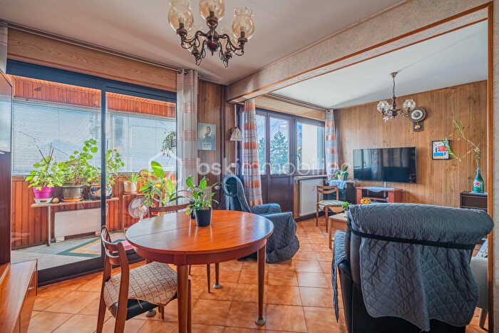 Appartement à vendre - Échirolles, Villeneuve - 5 pièces - 4 chambres