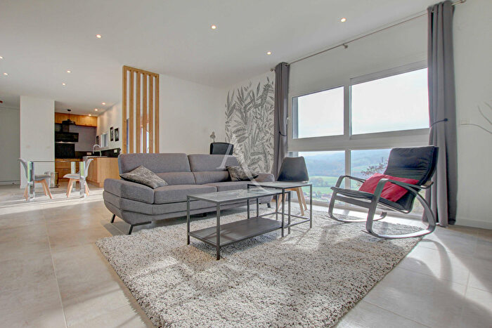 Maison à louer - Val-de-Fier - 4 pièces - 3 chambres