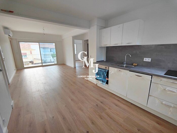 Appartement à louer - Saint-Raphaël - 3 pièces - 2 chambres