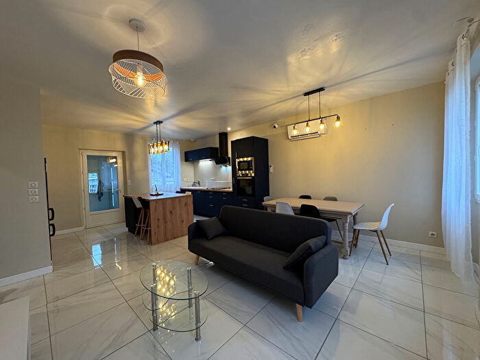 Maison à louer - Cagnac-les-Mines - 2 pièces - 1 chambre